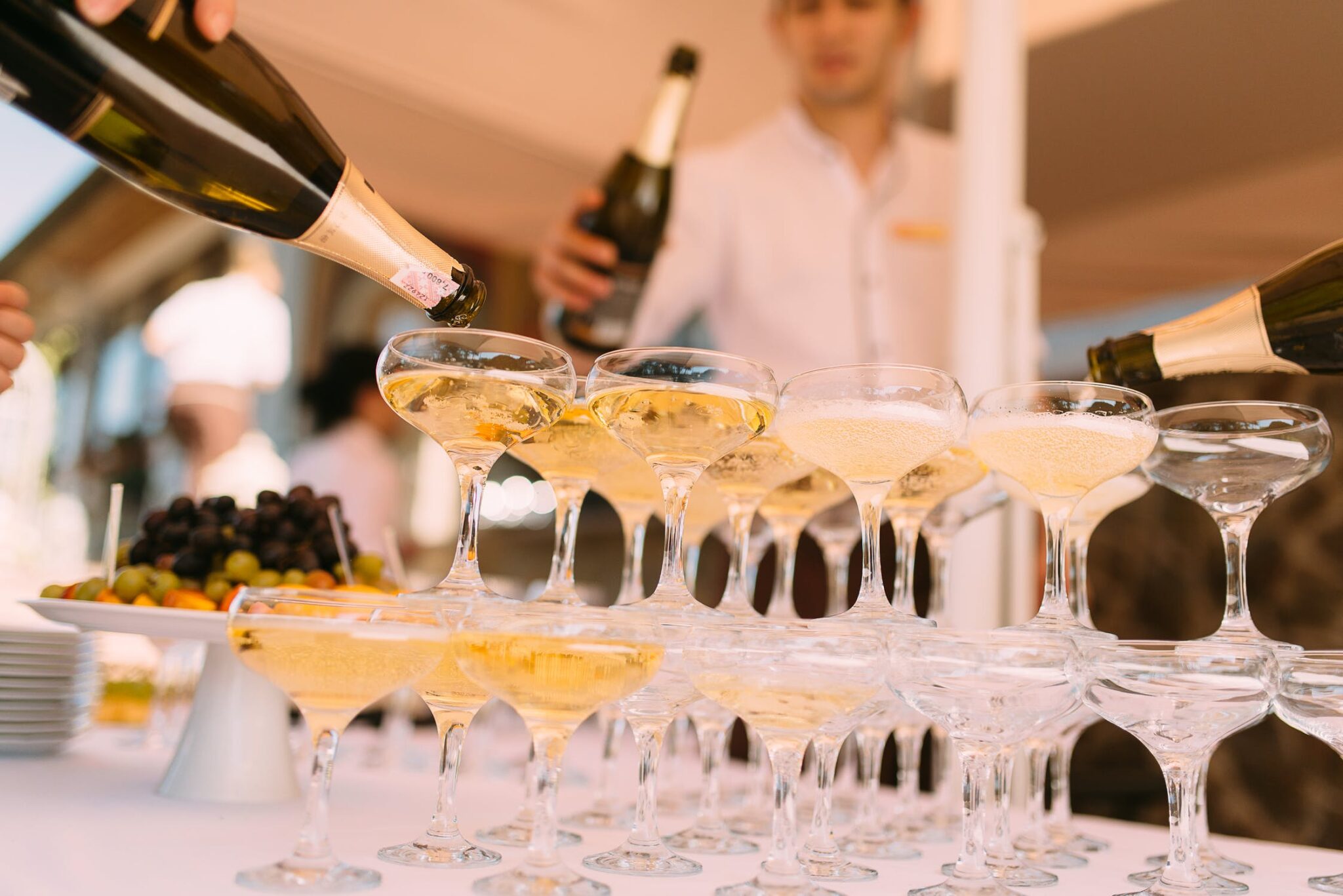 The Guide to Serving Champagne at Your Wedding: Toast to Love